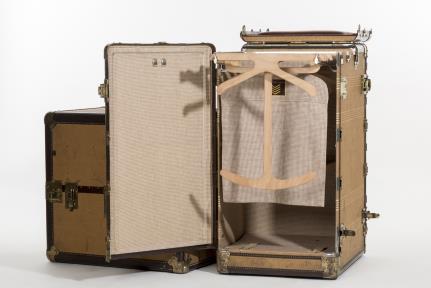 Malles cabines Hartmann Yale Trunks Pathfinder Model. - auctions ...